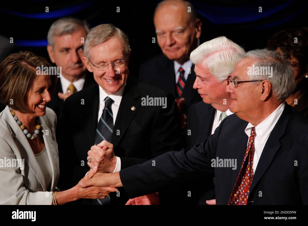 House Speaker Nancy Pelosi, D-Calif., congratulates Rep. Barney Frank ...