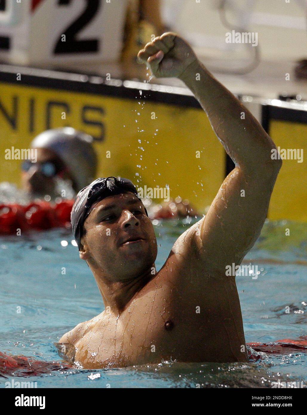 Colombia's Omar Pinzon celebrates after winning the men's 200m ...