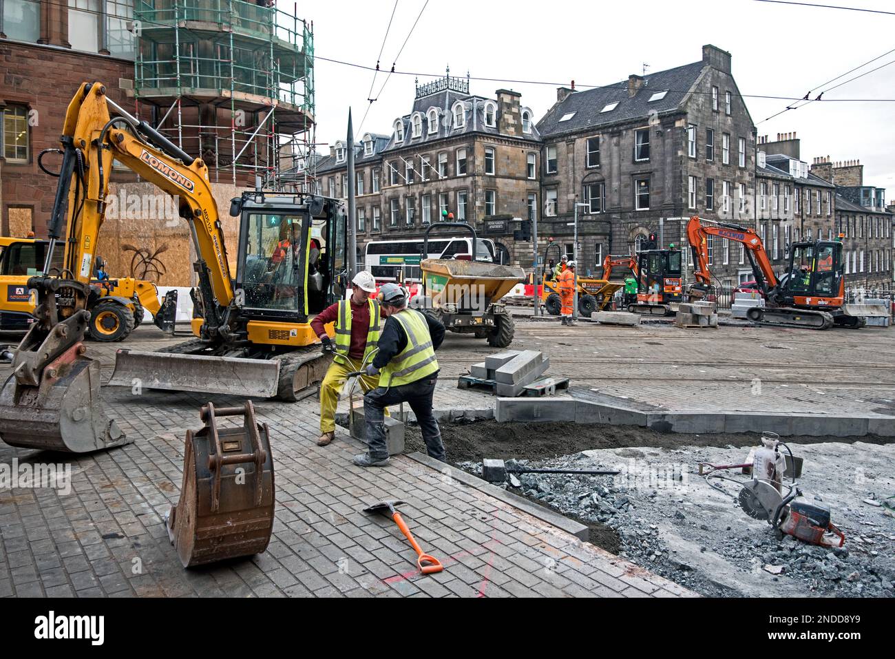 Work continuing on The Trams to Newhaven project at York Place ...