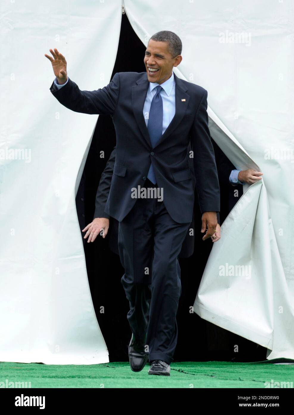 President Barack Obama arrives to deliver remarks at the groundbreaking ...