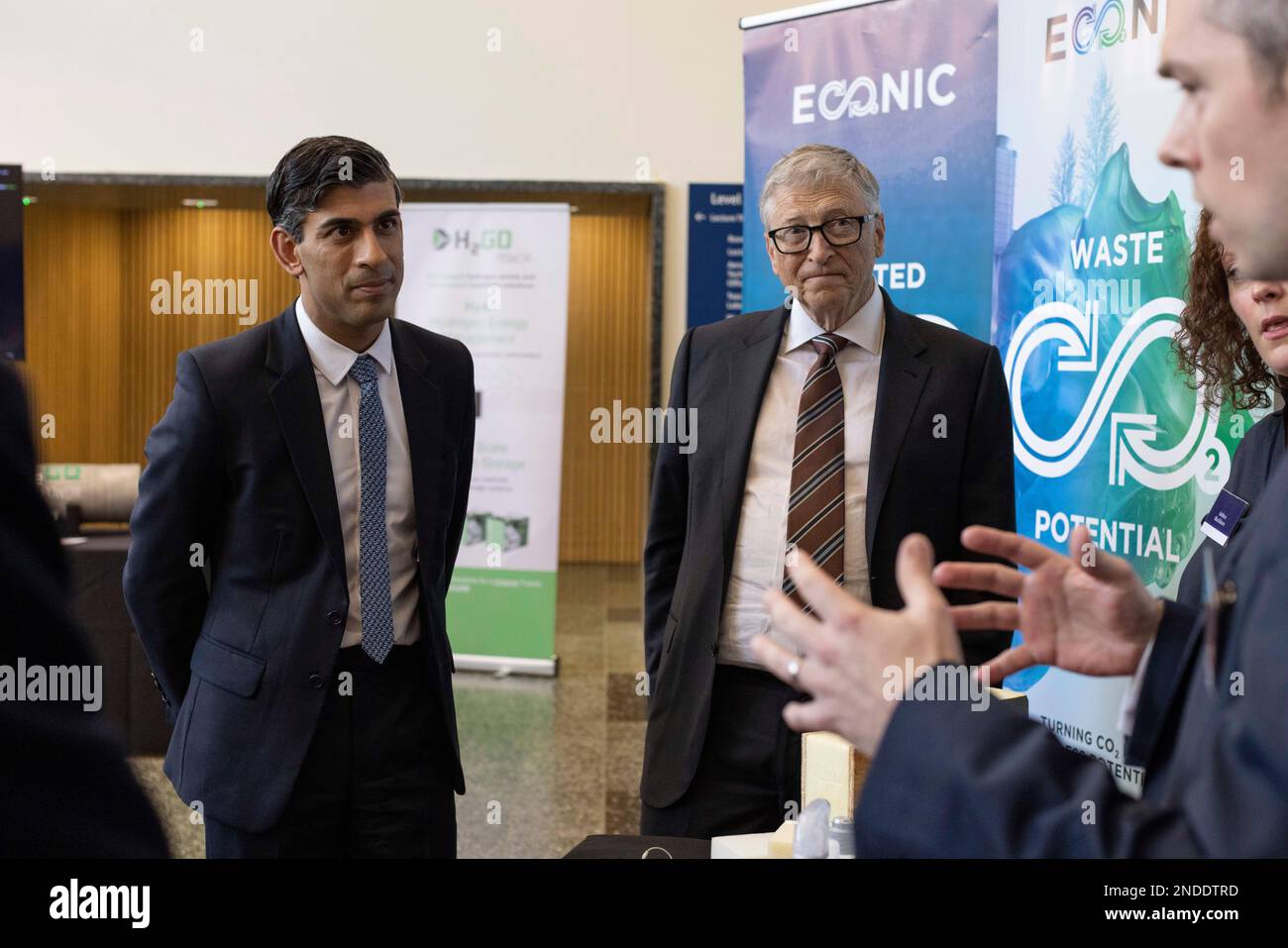 Prime Minister Rishi Sunak at Imperial College London with Bill Gates ...