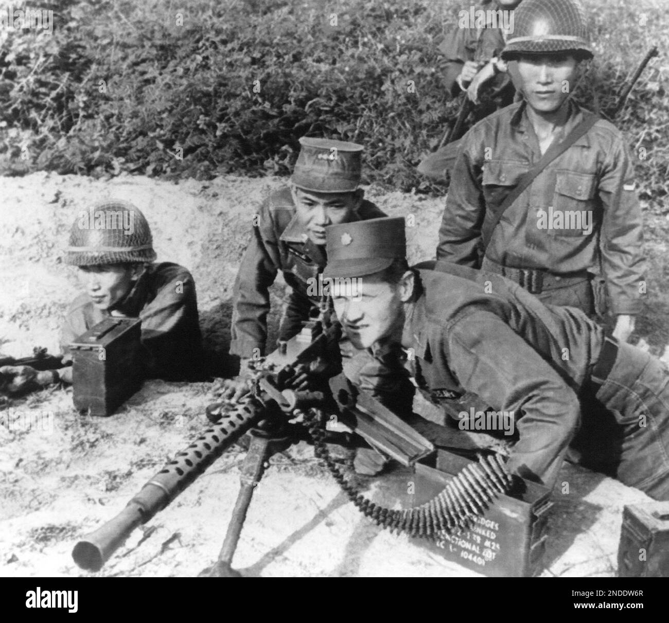 U.S. Army Lt. Col. Neil Robinson of Fort Thomas, Ky., lines up the ...