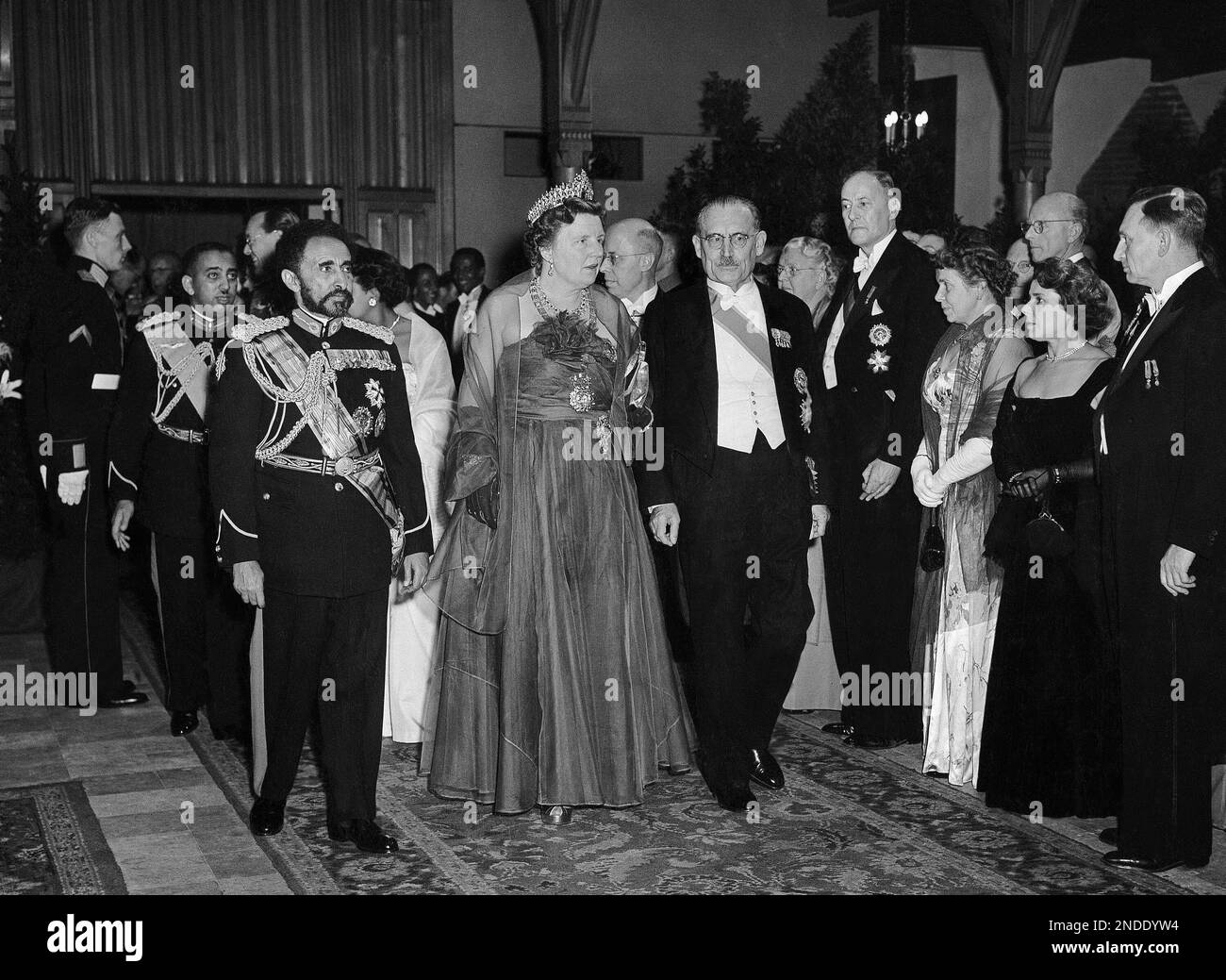 Haile Selassie, Emperor of Ethiopia, with Queen Juliana and the Dutch ...
