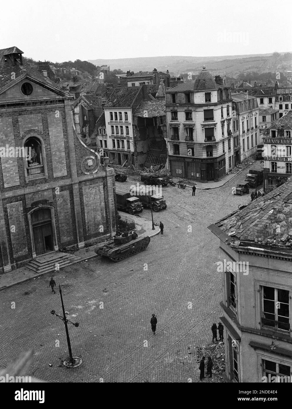 The battle of Boulogne has entered its final phase, and the Canadians ...