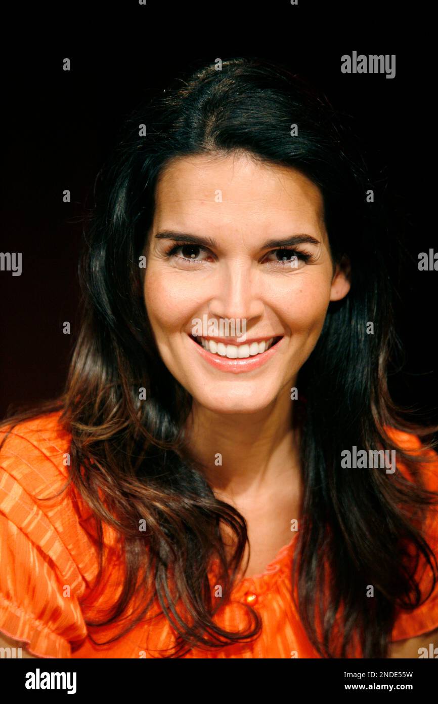 Actress Angie Harmon poses for a portrait Monday, July 12, 2010 in New ...