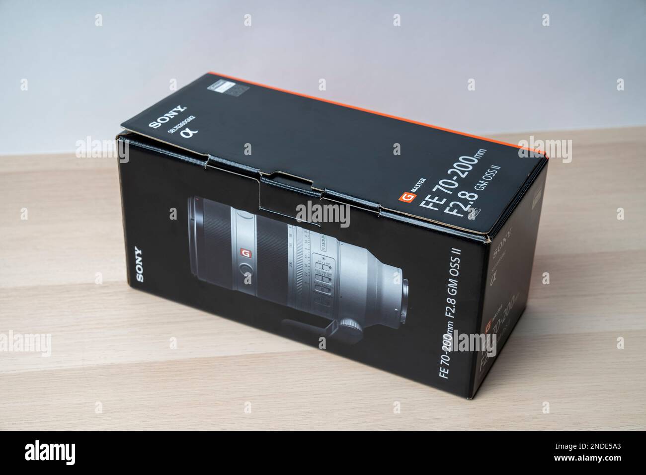 The G-Master Sony FE 70-200mm f2.8 GM OSS II is a new lens in the box ...