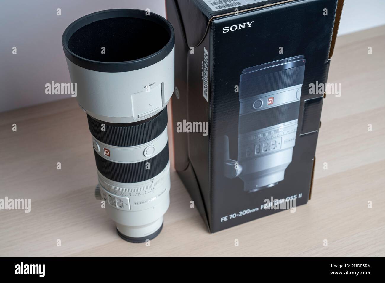 New G-Master Sony FE 70-200mm f2.8 GM OSS II lens and box. Unboxing ...