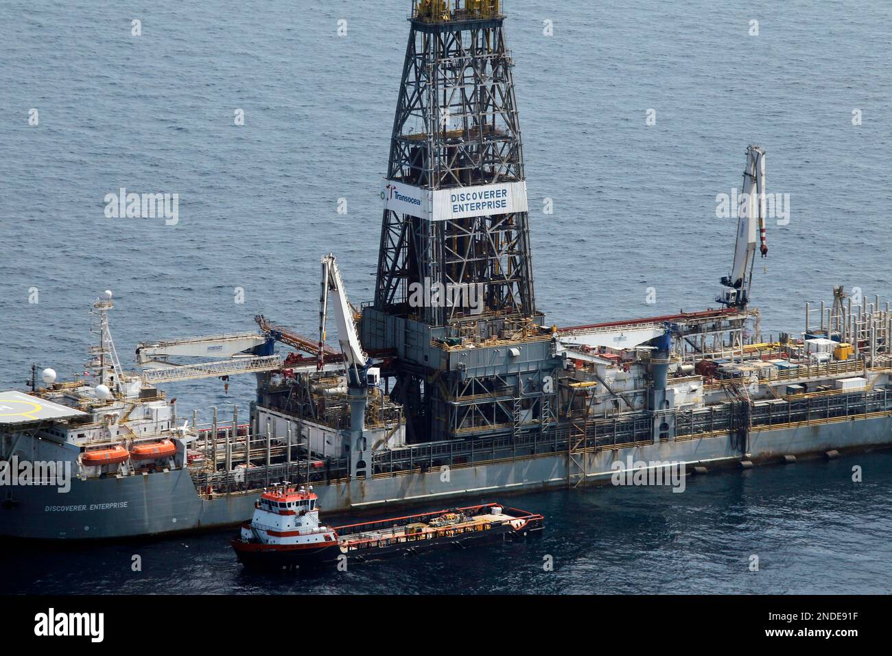 The Discoverer Enterprise, which had been positioned above the ...