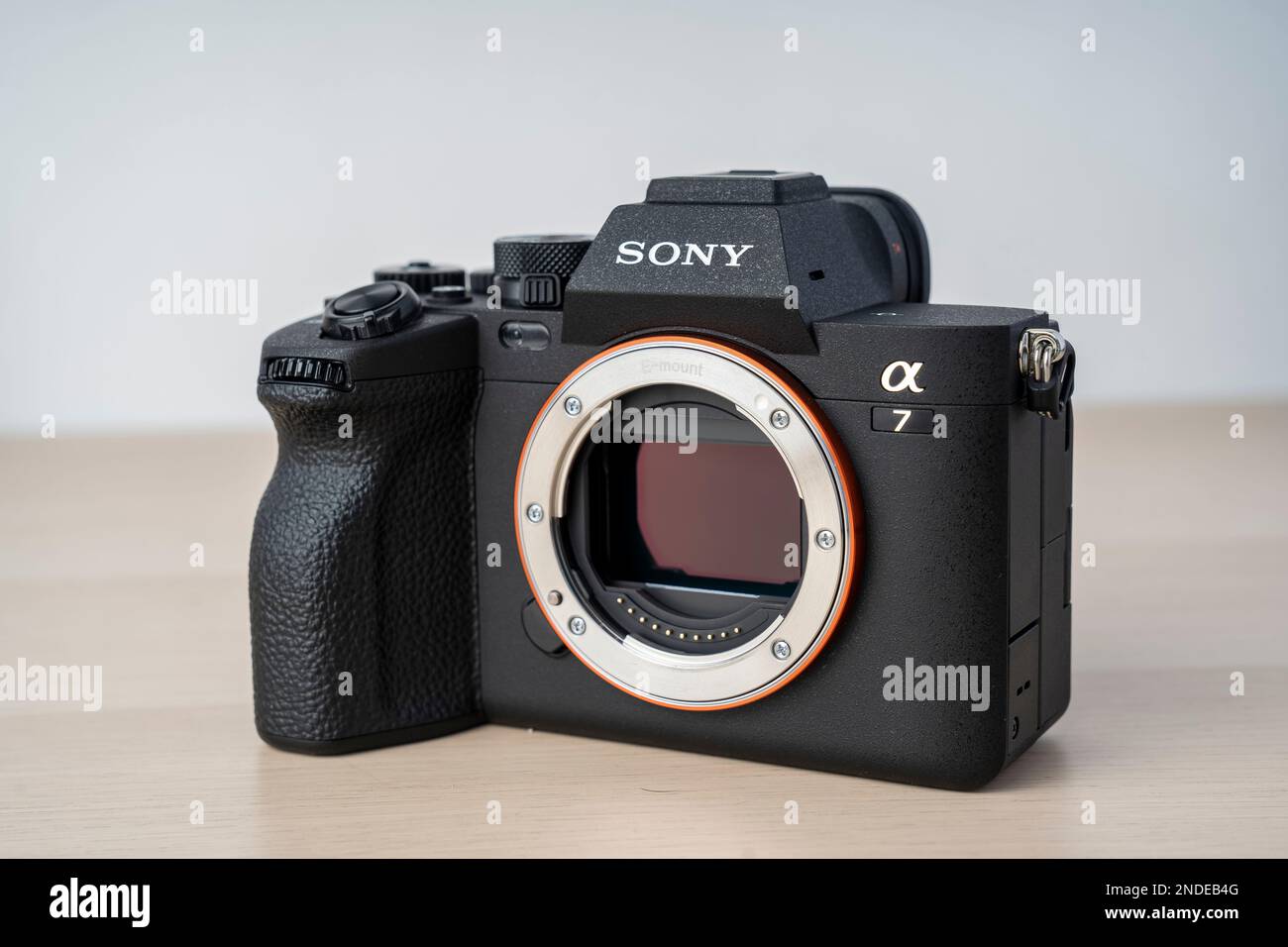 Sony Alpha a7 IV Full Frame hybrid MILC mirrorless camera, camera housing. The best mirrorless ...