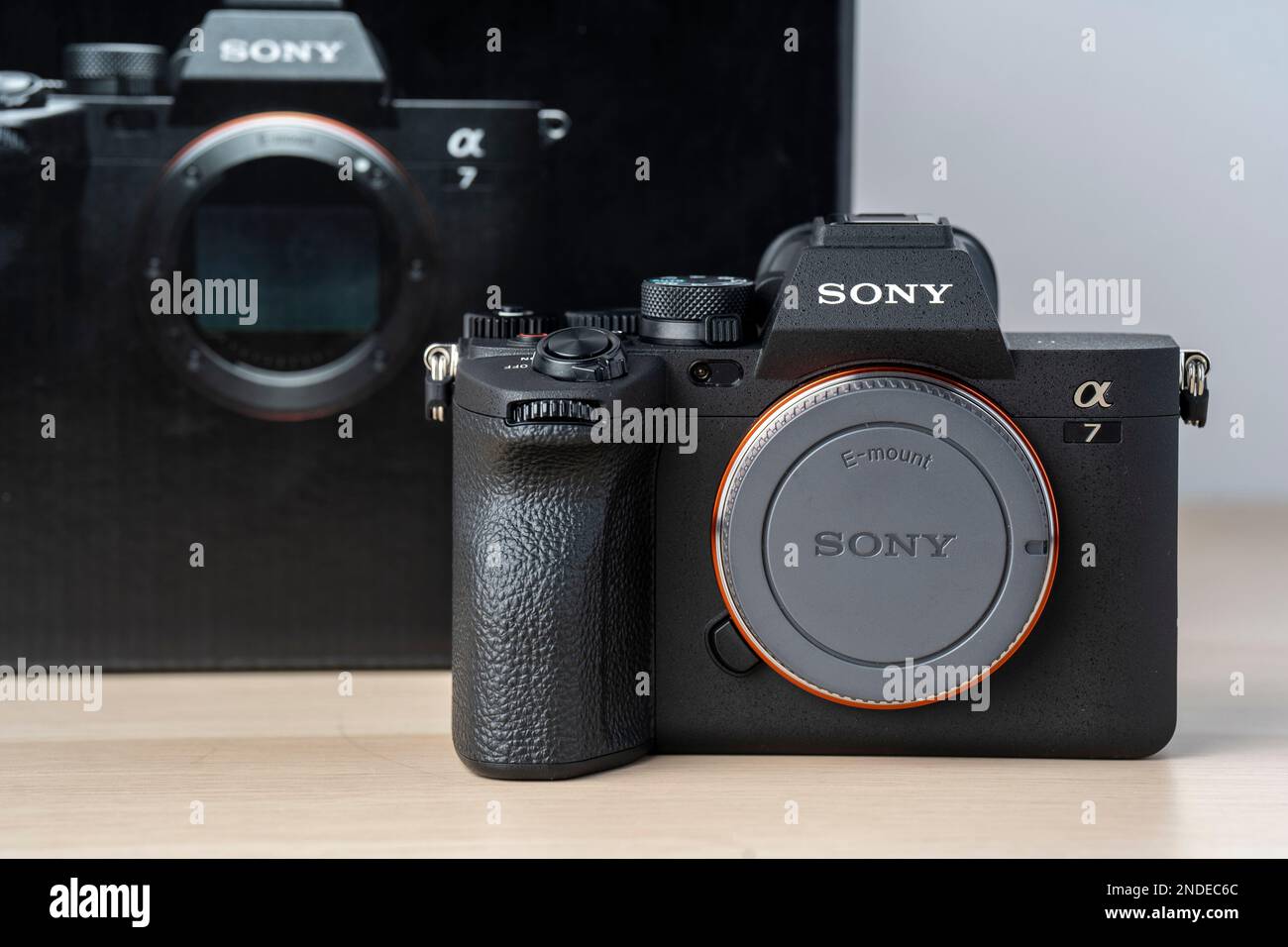 Sony Alpha a7 IV Full Frame hybrid MILC mirrorless camera, camera housing. The best mirrorless ...