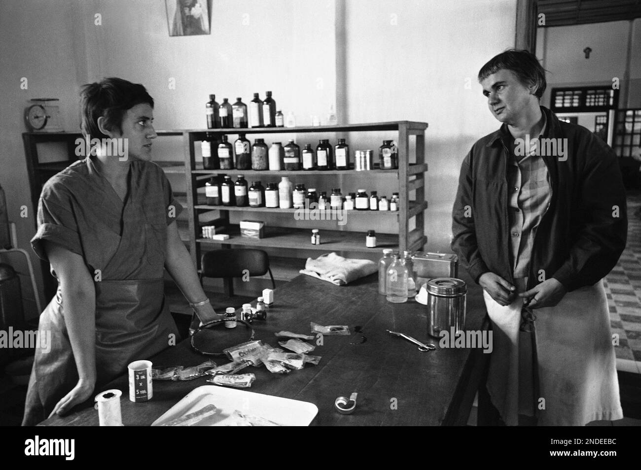 Dr. Pat Smith at Kontum March 6, 1968 whose hospital was tacked March 4 ...