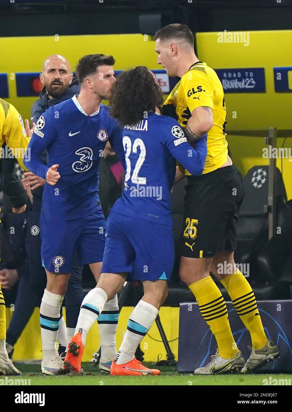 Tempers flare between Chelsea's Mason Mount and Borussia Dortmund's ...
