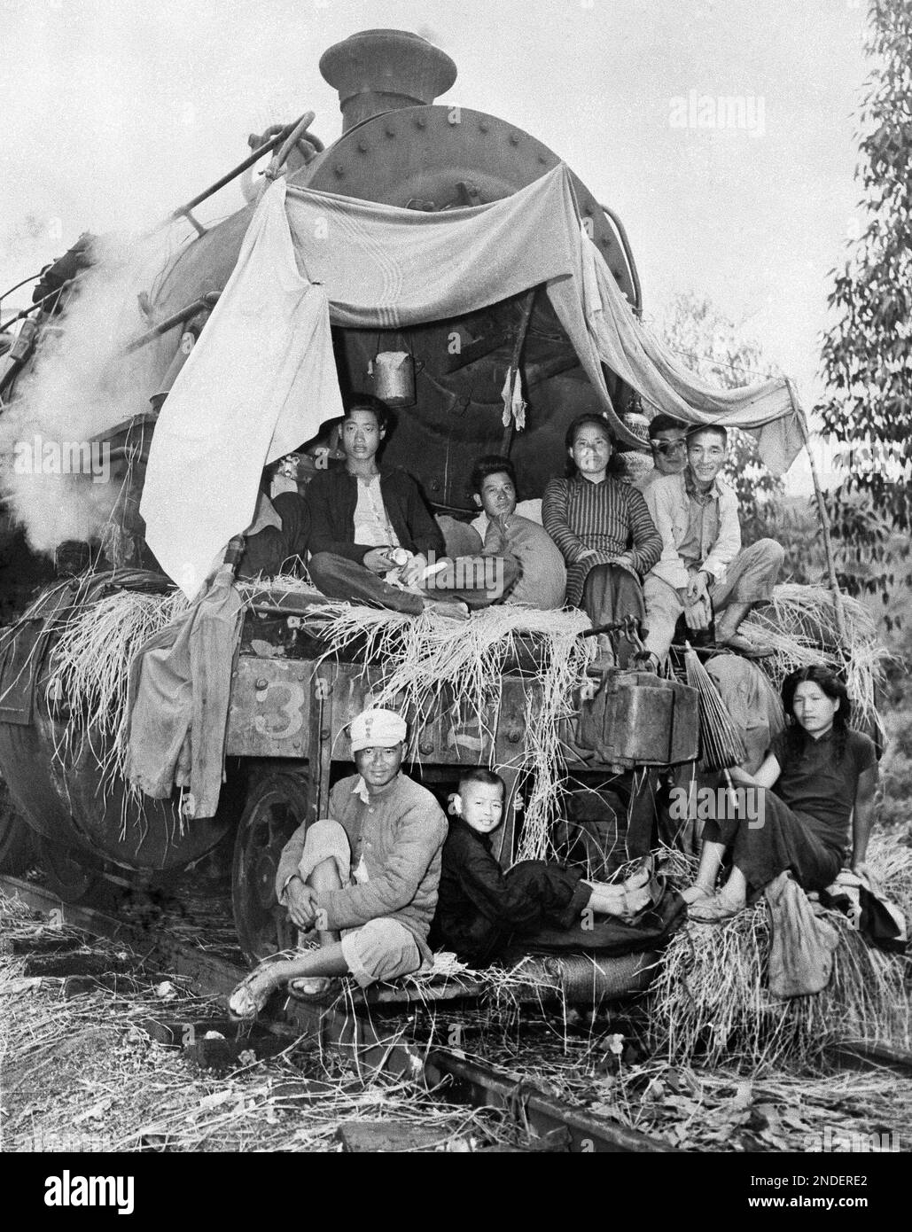 This Chinese family converts the cow catcher of a locomotive into a ...