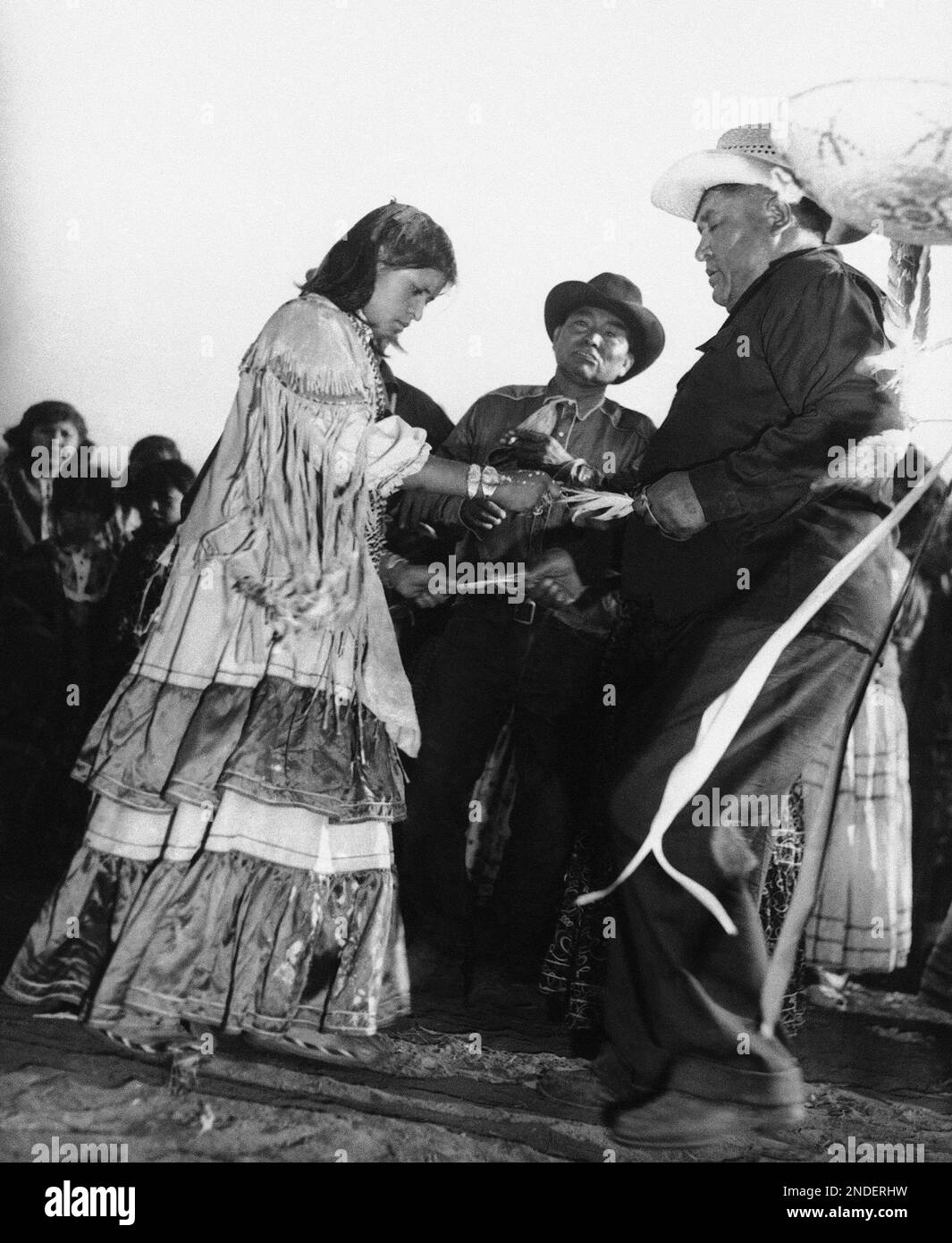 Apache Indians Clothing And Food