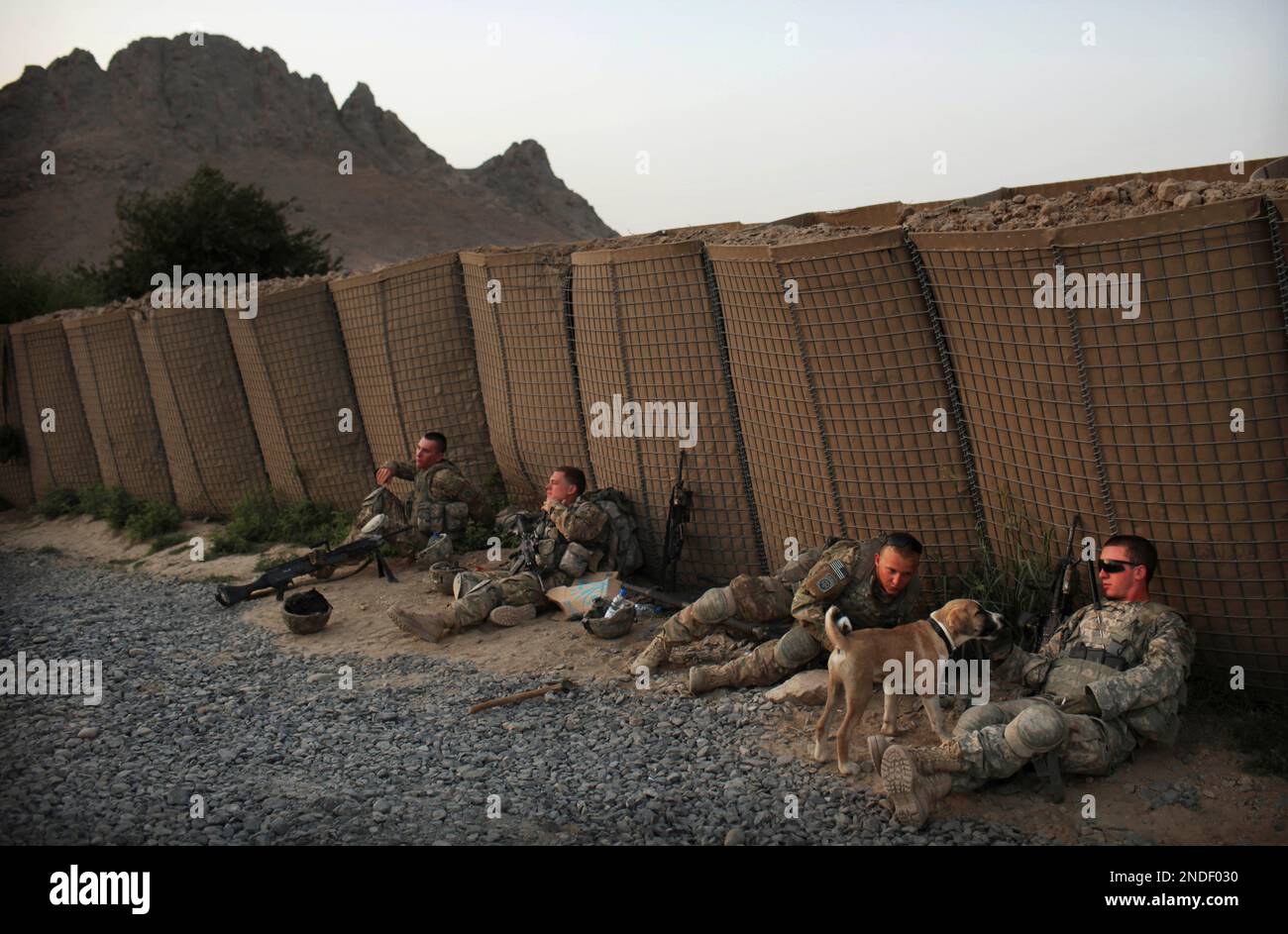 United States soldiers from Bravo Company, 2nd Battalion of the 508 ...
