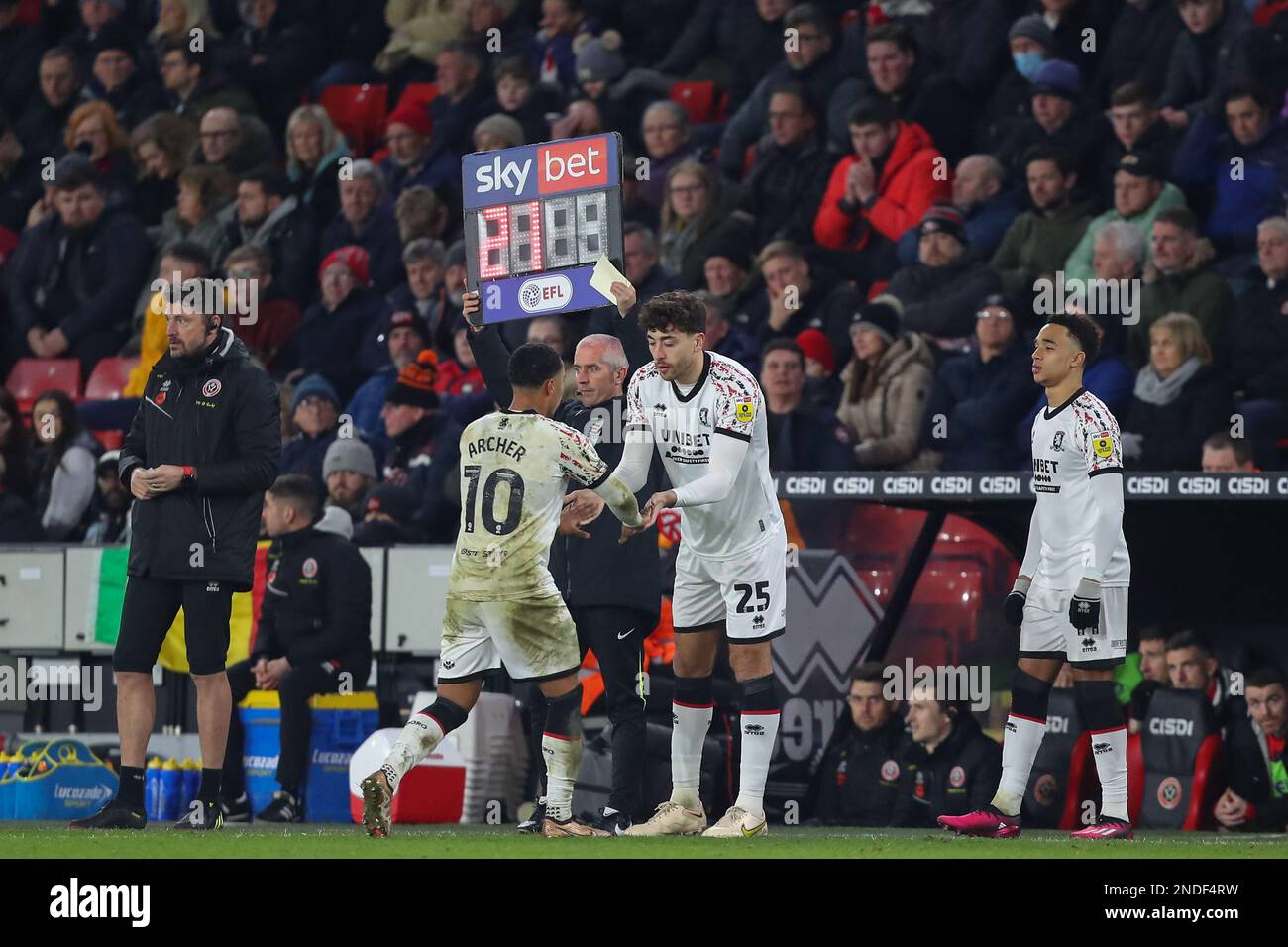 Matt archer hi-res stock photography and images - Alamy