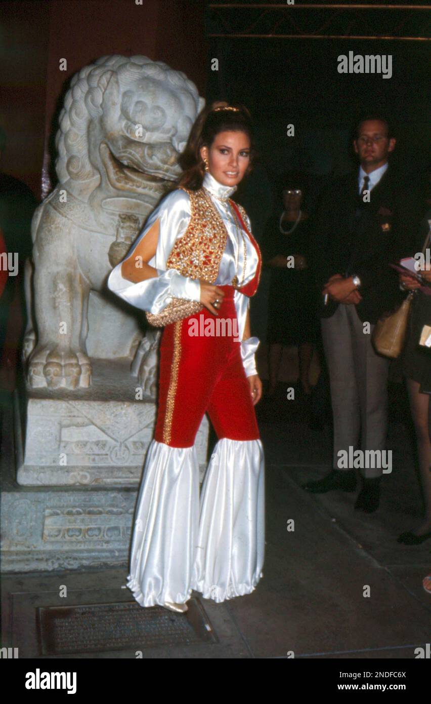 RAQUEL WELCH. PHOTOS(Credit Image: © Globe Photos/ZUMA Wire) EDITORIAL ...