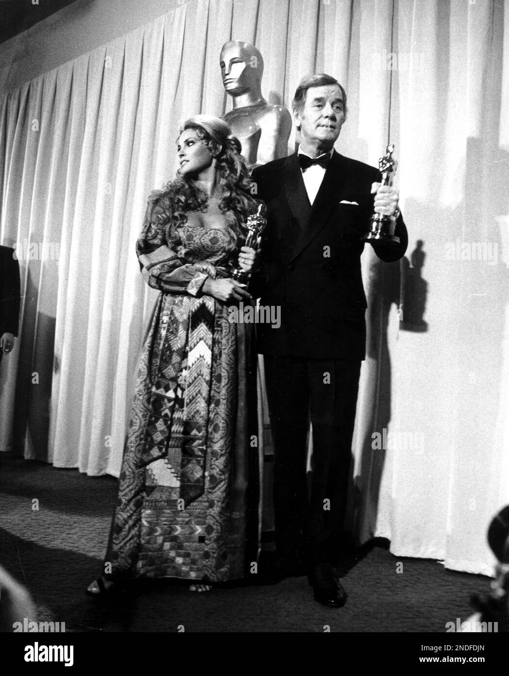 RAQUEL WELCH AND GIG YOUNG. SUPPLIED BY (Credit Image: © Globe Photos ...