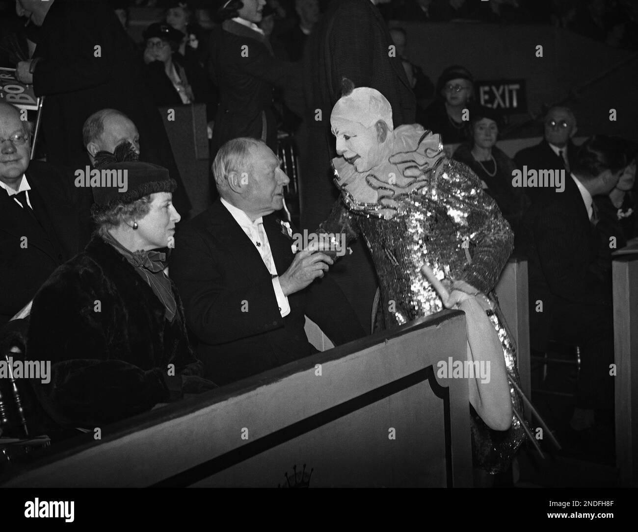 Hugh Lowther, Lord Lonsdale, Fifth Earl of Lonsdale has a chat with a ...