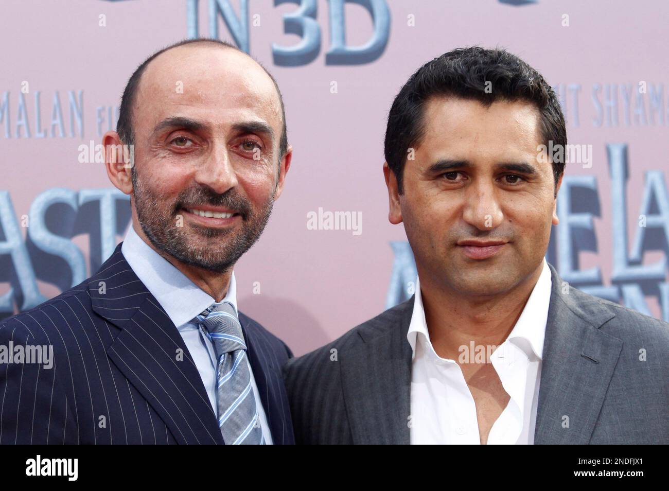 Actors Shaun Taub, left, and Cliff Curtis arrive to the premiere of ...