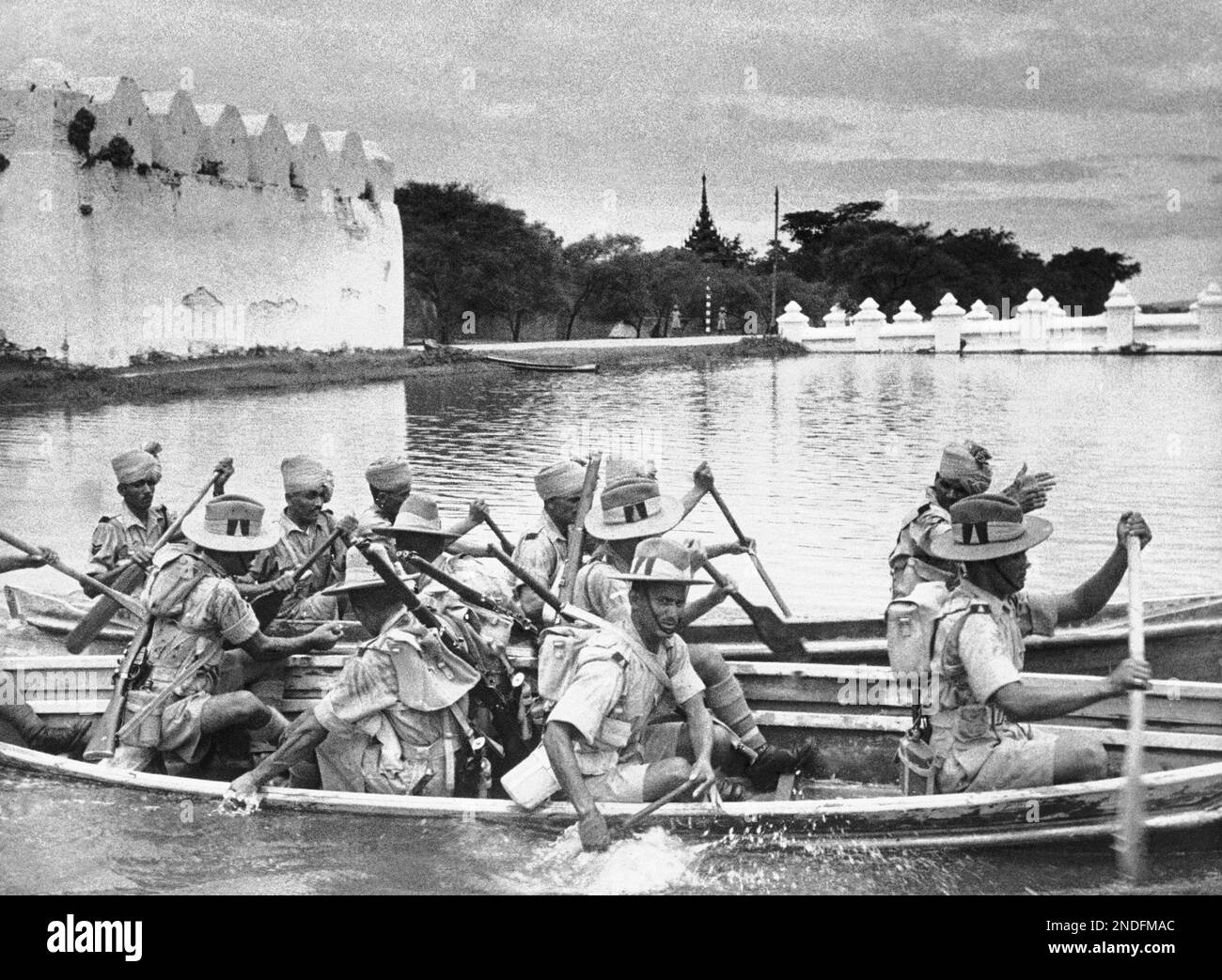 Indian soldiers practice emergency stream crossings on the moat of ...