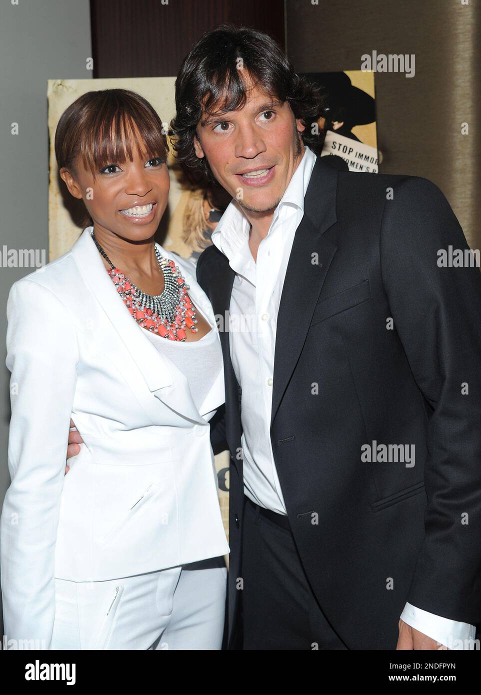 Actress Elise Neal and actor Sergio Peris-Mencheta attend the premiere ...