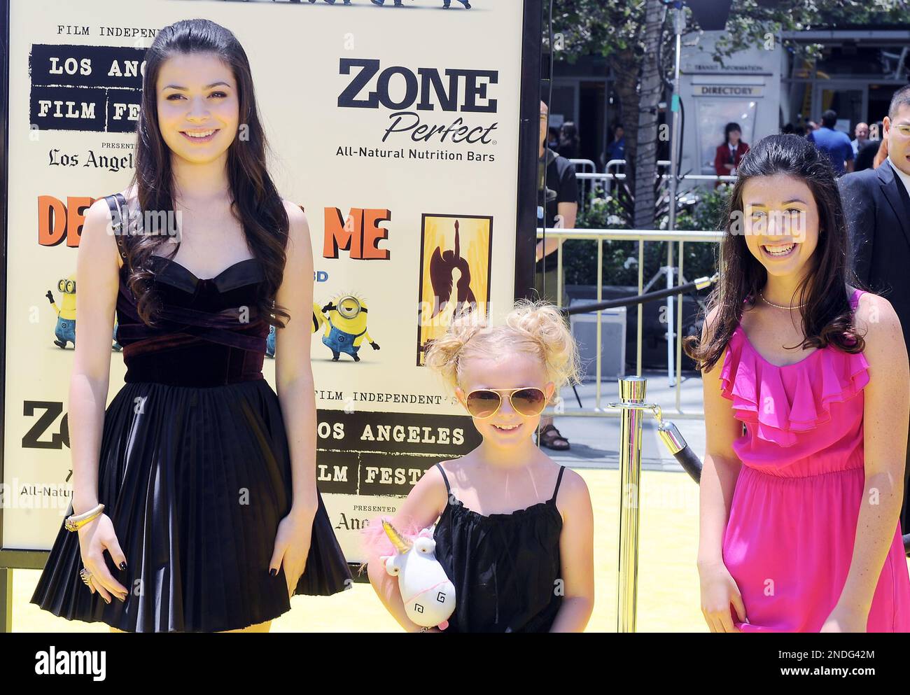 Elsie Fisher Dana Gaier Miranda Cosgrove