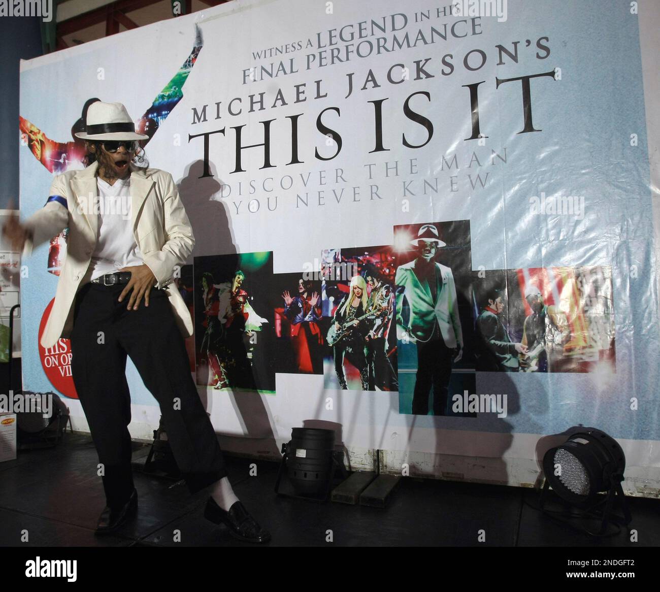 Impersonator Elmer Capistrano performs commemorating the first death ...