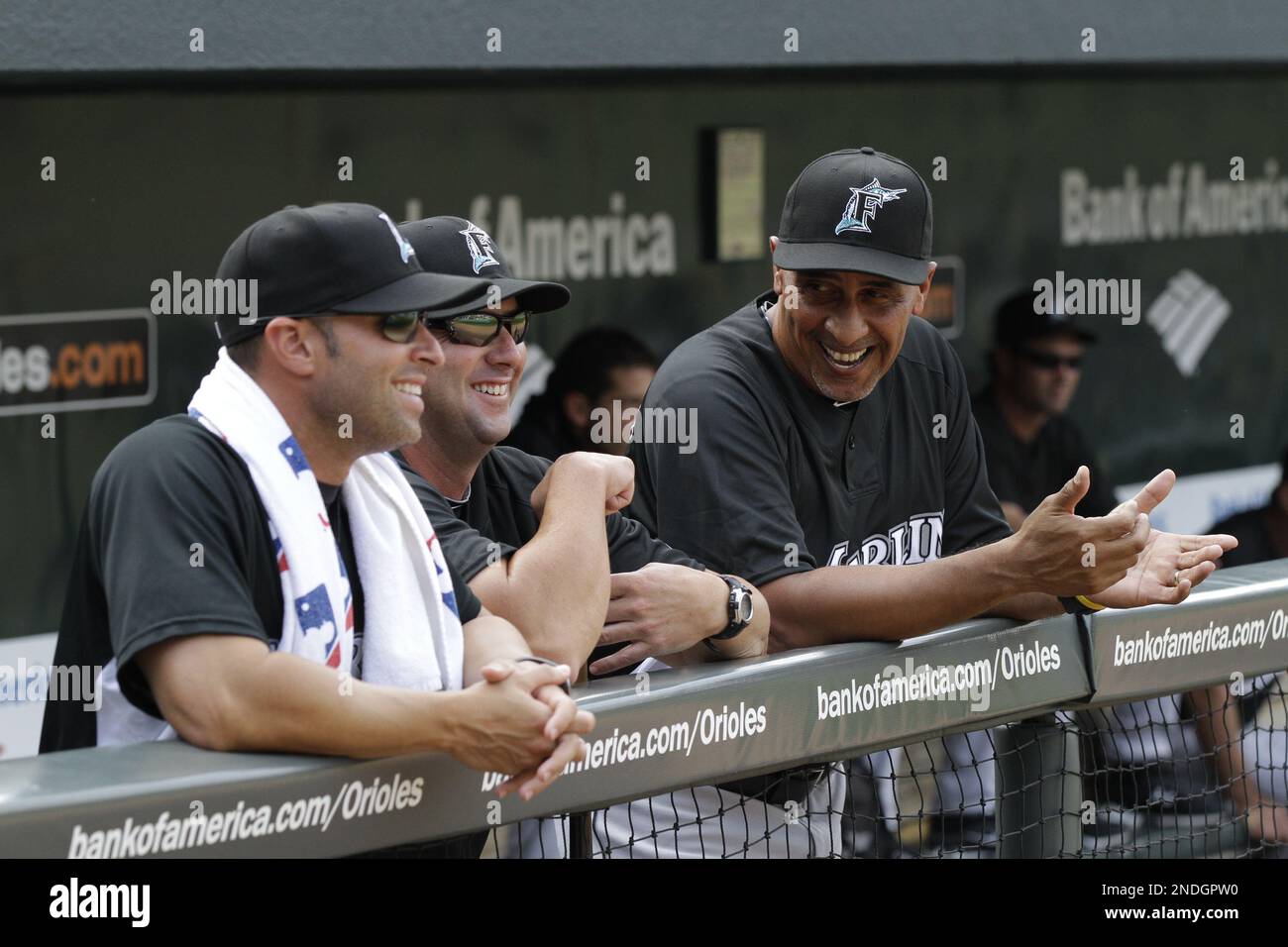 Florida Marlins interim manager Edwin Rodriguez, right, talks with ...