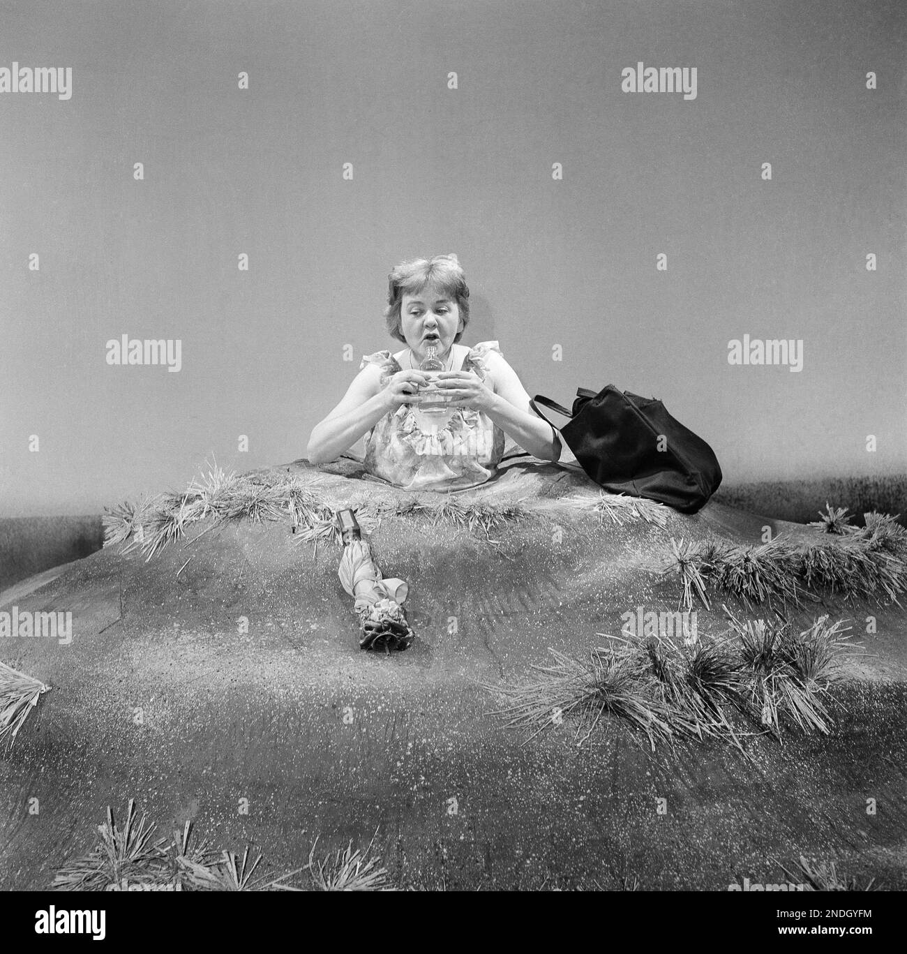 Buried up to her waist, Ruth White goes through the entire first act of ...