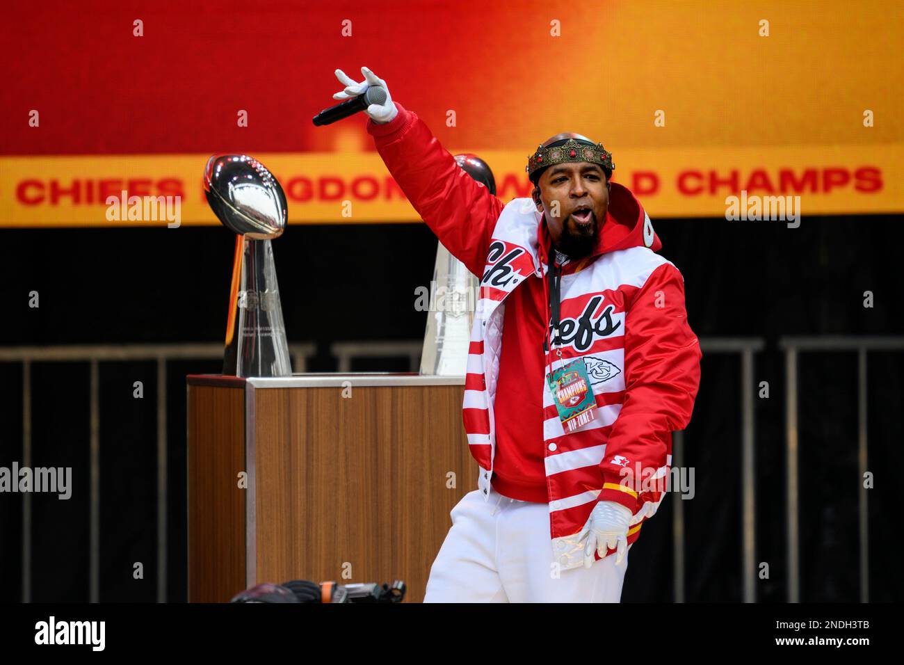 Rapper Tech N9ne performs at the Kansas City Chiefs' victory ...