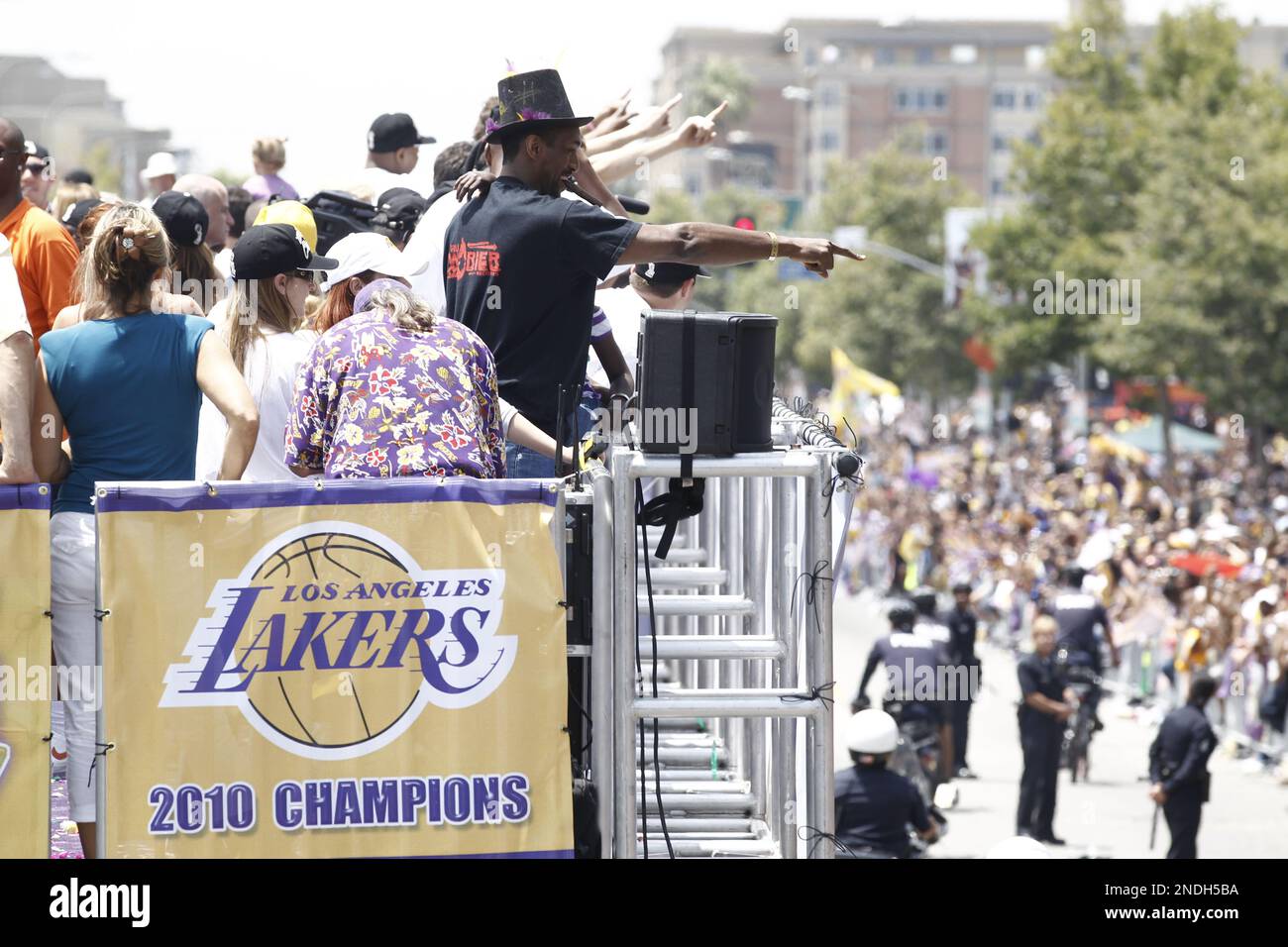 Los Angeles Lakers' Ron Artest gestures to the crowd during the Lakers ...