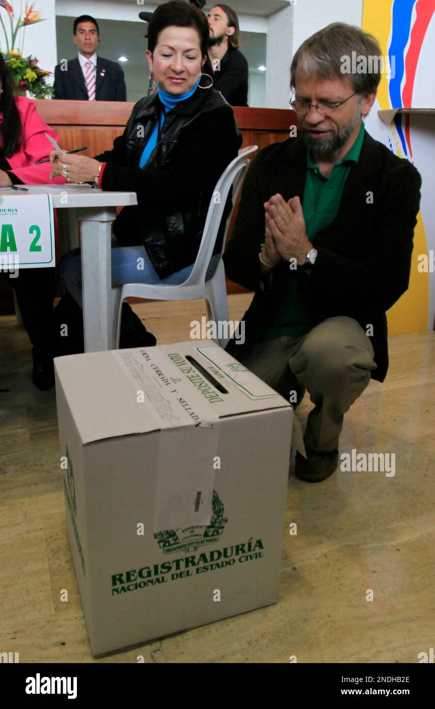 Presidential candidate Antanas Mockus, who runs for the Green Party ...