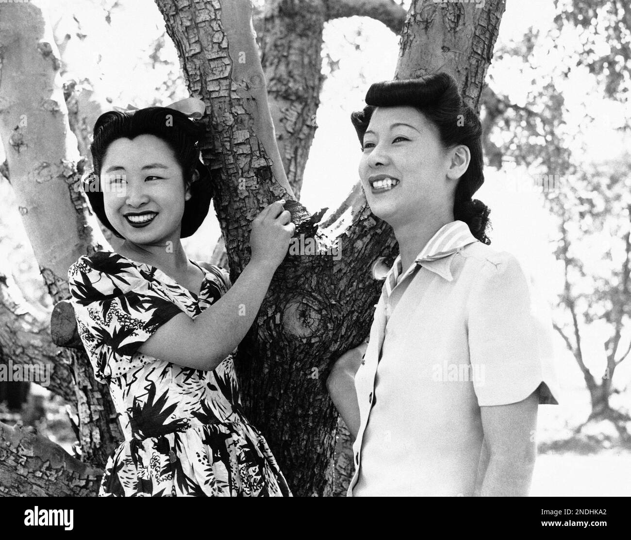 Florence Yamaguchi, left, and Kinu Hirashima, both from Los Angeles ...