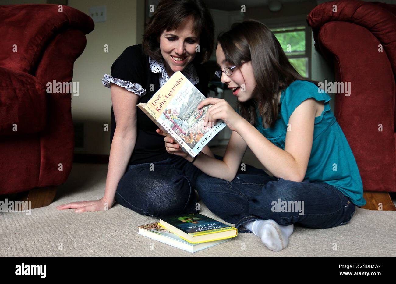 Patti Flynn, an assistant principal in Nashua, N.H., helps her 10-year ...