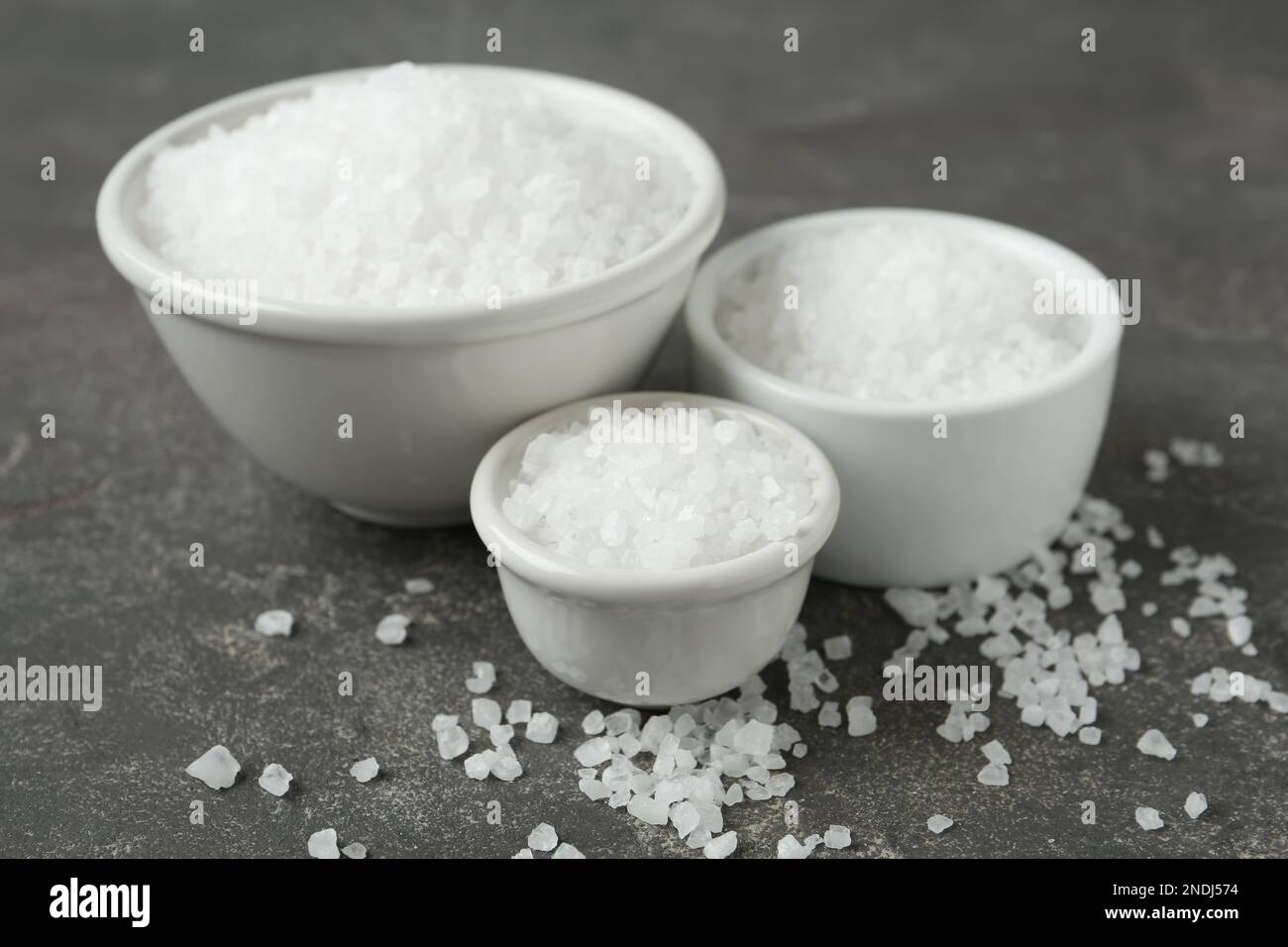 Crystal bowls on table hi-res stock photography and images - Alamy