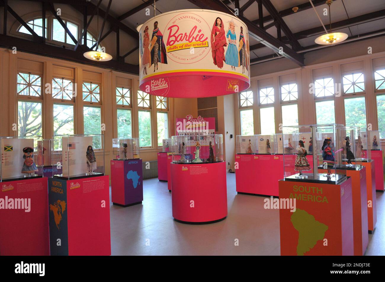 Barbie Collector celebrates the 30th anniversary of their Dolls of the ...