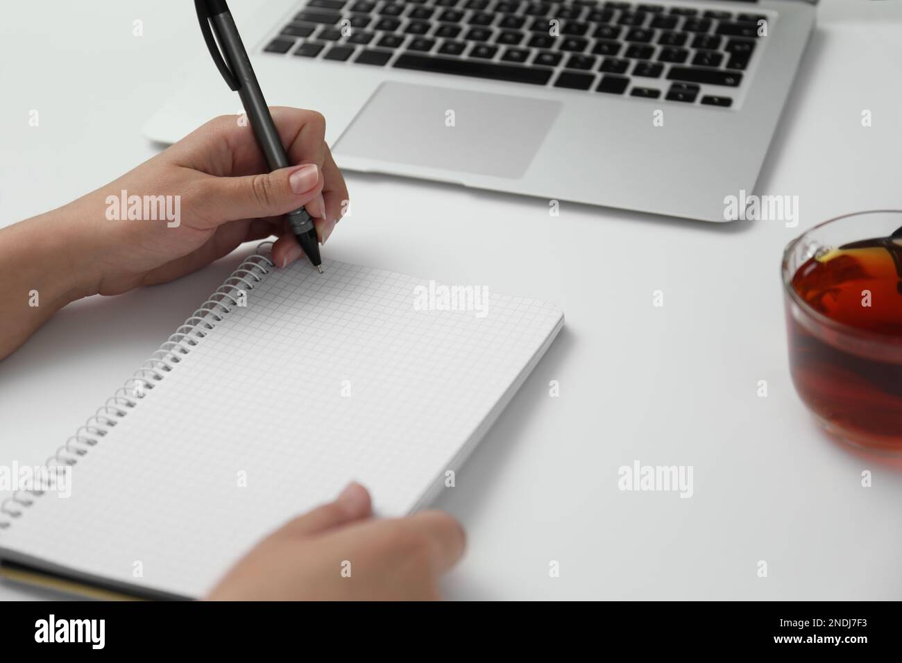 Left handed writing hi-res stock photography and images - Alamy