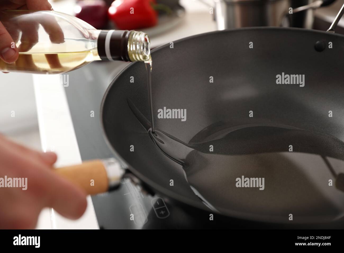 Oil frying hi-res stock photography and images - Alamy