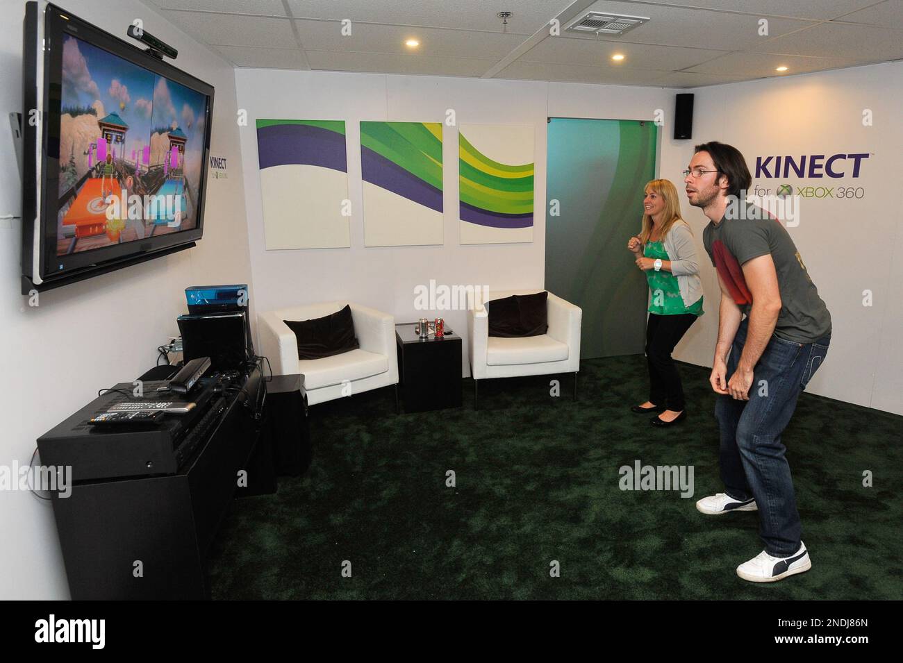 LOS ANGELES - JUNE 15: Actor Martin Starr plays Kinect on Xbox 360 at ...