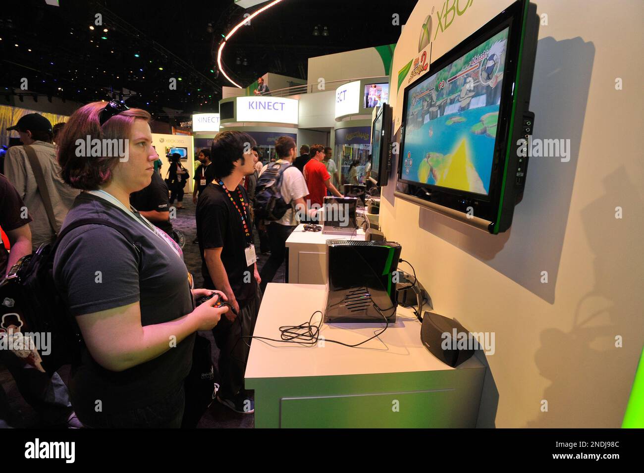LOS ANGELES - JUNE 15: A general view of atmosphere at the Xbox booth ...