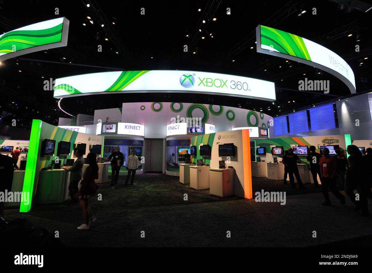 LOS ANGELES - JUNE 15: A general view of atmosphere at the Xbox booth ...