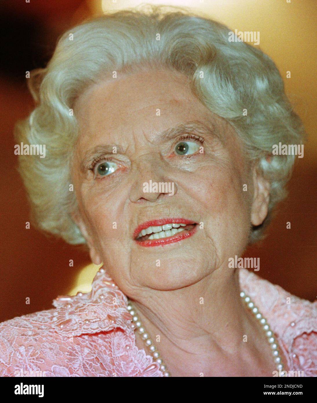 ARCHIV - Heidi Kabel feiert am 27. August 1999 in Hamburg ihren 85 ...