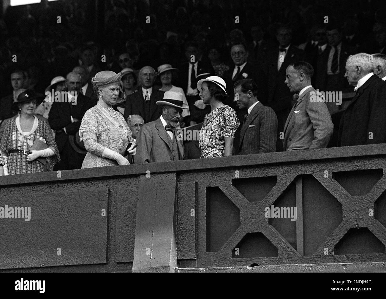 Britain's King George V and Queen Mary congratulating British tennis ...