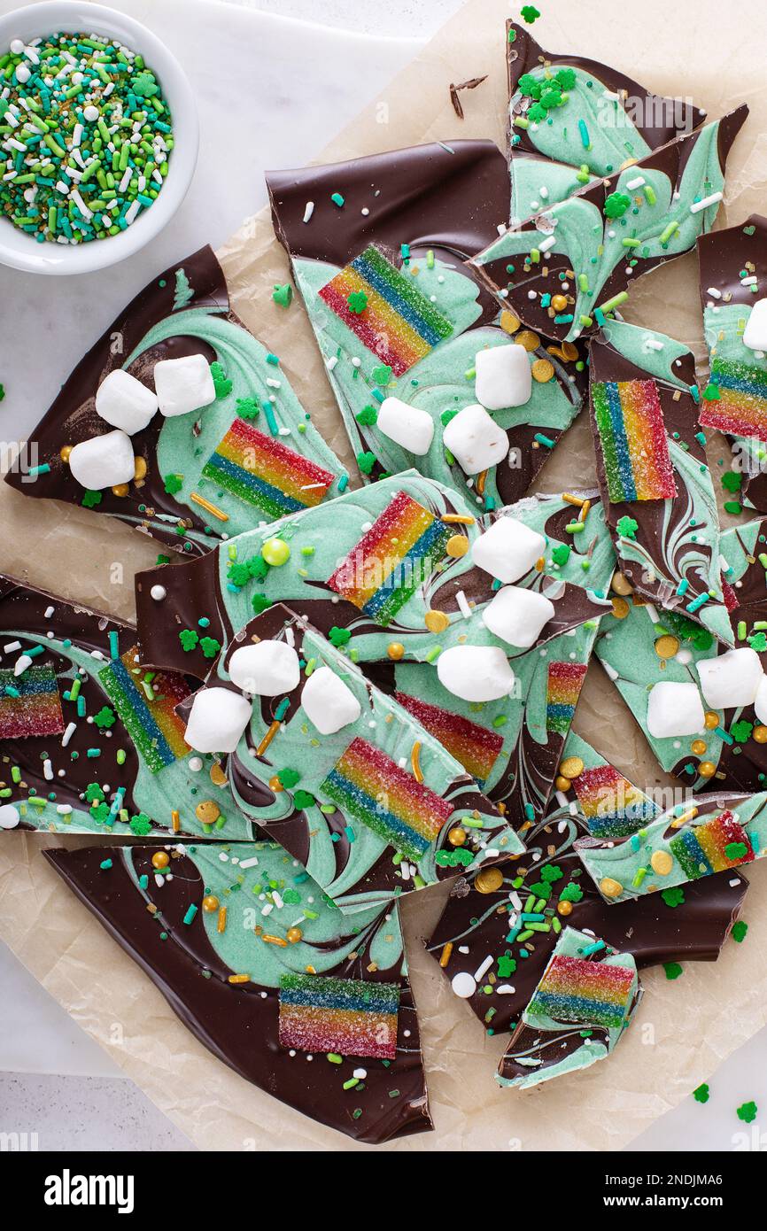 St Patricks day chocolate bark with sprinkles and rainbow candy ...