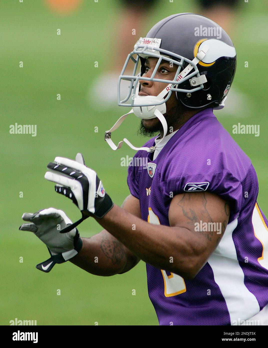 Minnesota Vikings wide receiver Percy Harvin prepares to make a ...
