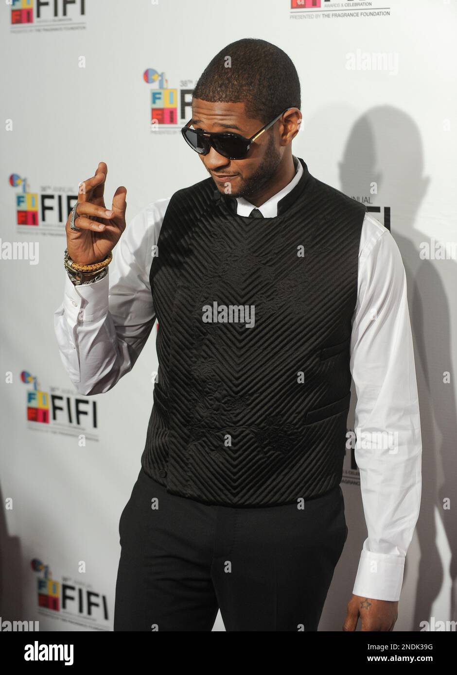 Singer Usher attends the FiFi Fragrance Foundation Awards on Thursday ...