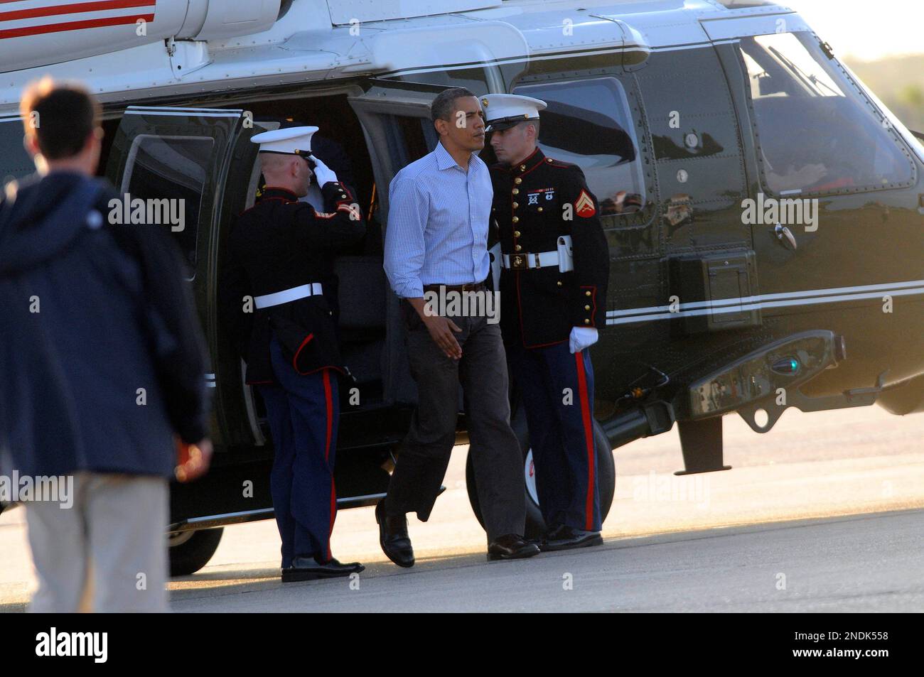President Barack Obama arrives on Marine One at the Louis Armstrong ...