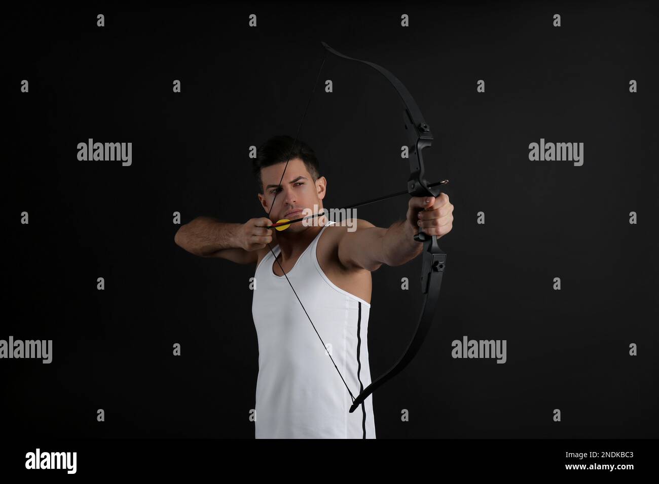 Posing with bow and arrow hi-res stock photography and images - Alamy