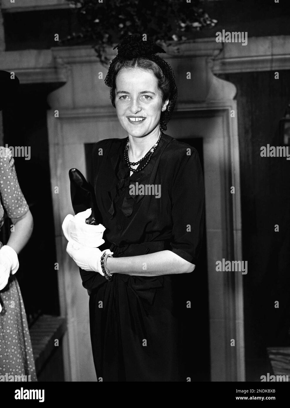 Louise Macy, fashion authority, will marry Harry Hopkins, President ...